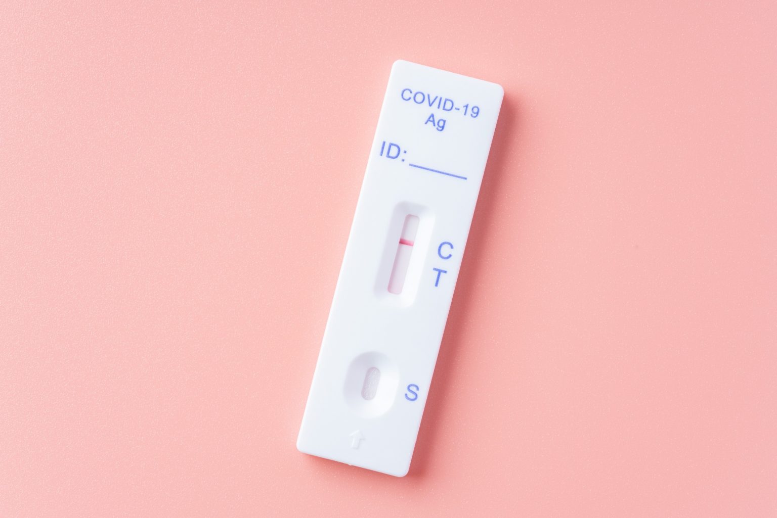 COVID-19: Μπορεί να είστε μεταδοτικοί ακόμη κι αν το τεστ βγαίνει ...