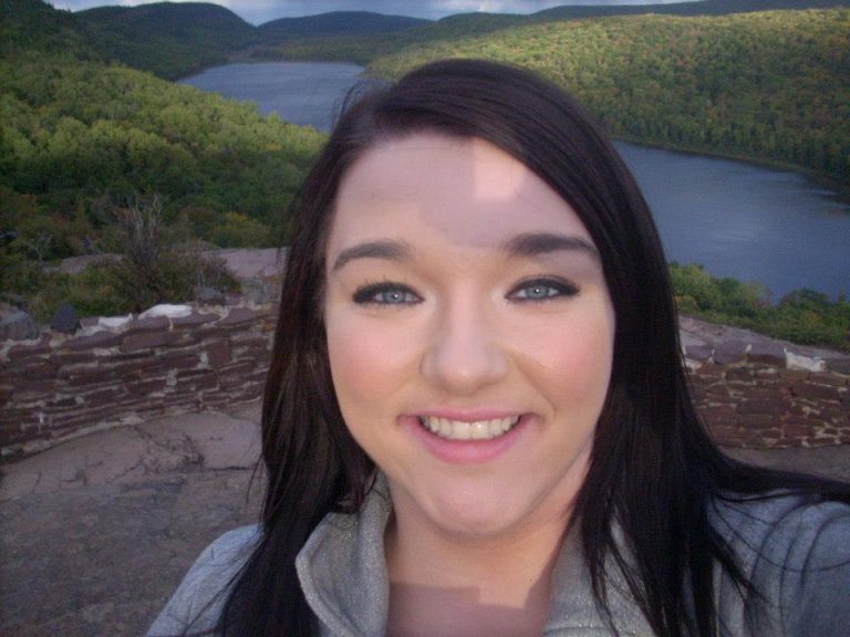 Προπονήτρια που έχασε 73 κιλά αποκαλύπτει τις 7 τροφές που έτρωγε για ...