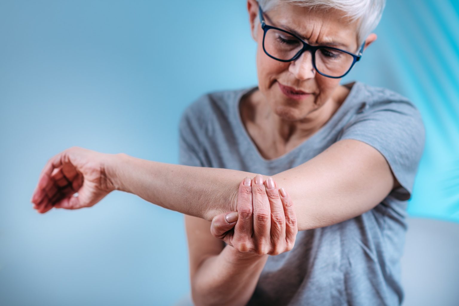 Ρευματοειδής αρθρίτιδα: Τα βασικά χαρακτηριστικά και η θεραπεία του ...