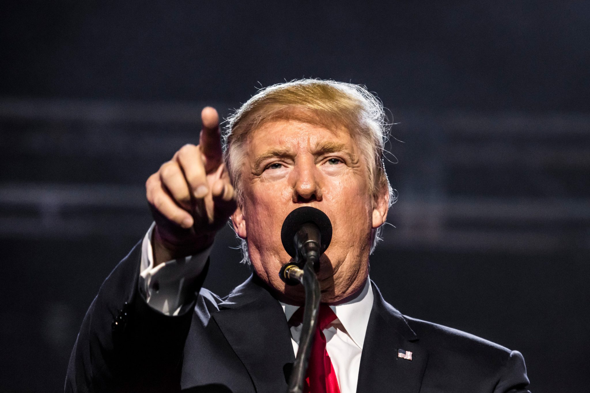 Ο Donald Trump εμφάνισε επικίνδυνο σημάδι και στο δεύτερο χέρι του - Τι ...